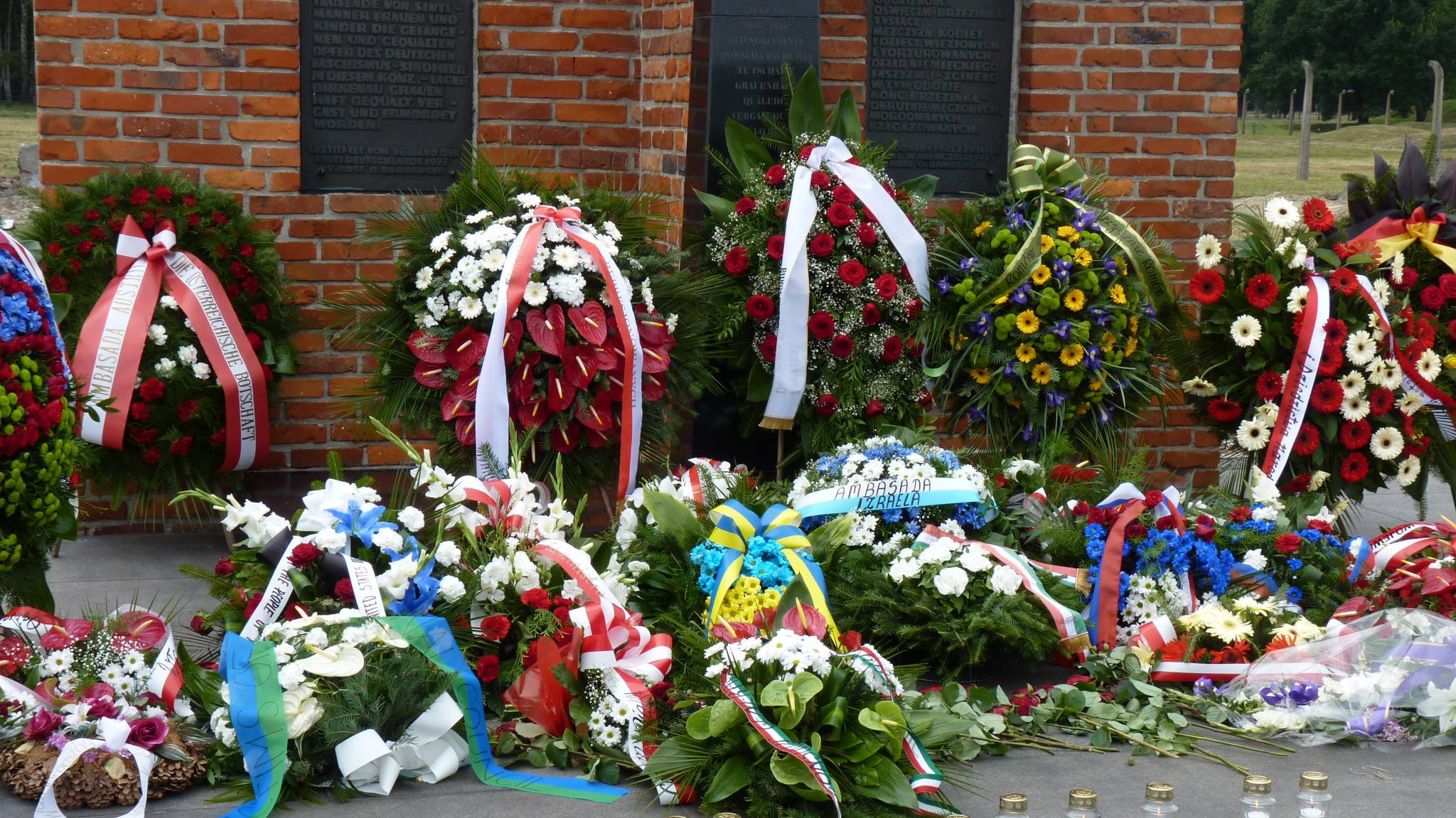 Internationaler Gedenktag der Sinti und Roma in Auschwitz am 2. August ...
